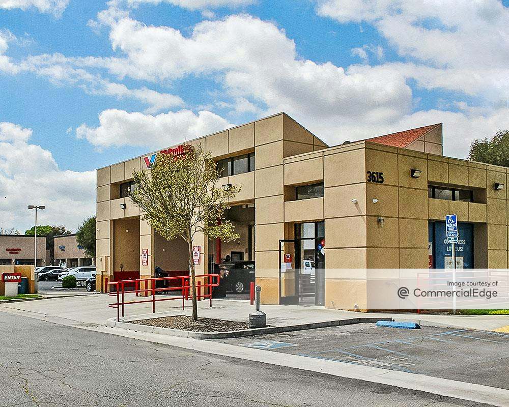 Hemet Valley Center - 3385 West Florida Avenue, Hemet, CA | Retail Space