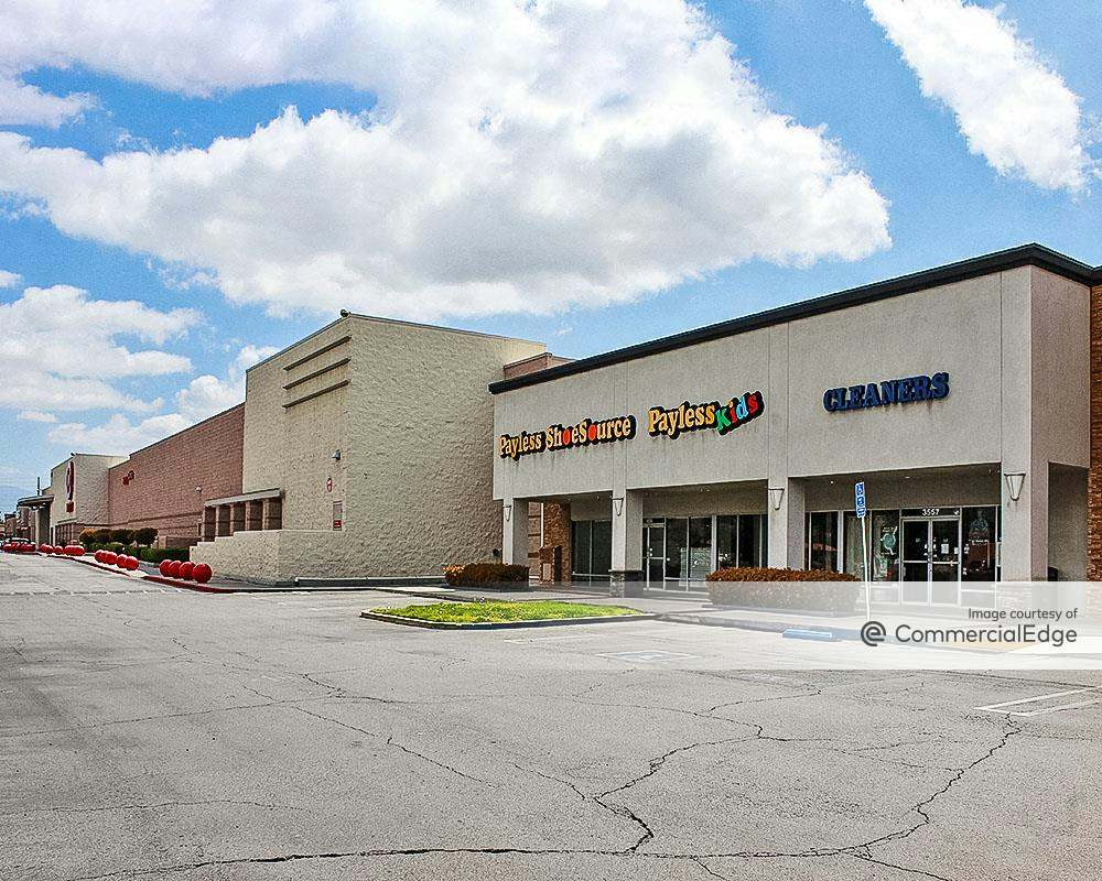 Hemet Valley Center - 3385 West Florida Avenue, Hemet, CA | Retail Space