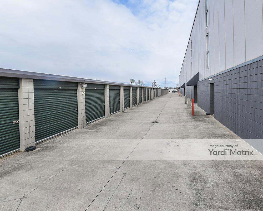 Lexington Mini - Storage - 285 Ruccio Way, Lexington – RentCafe