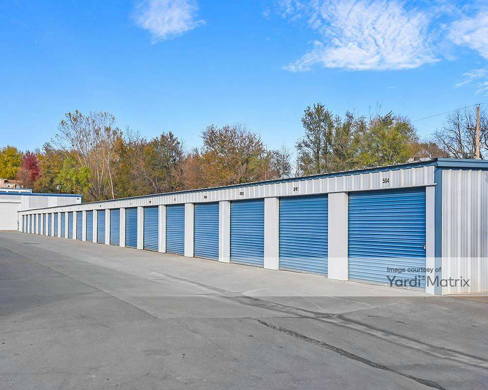 AAA Self Storage - 2401 Greensboro Avenue, Bellevue – RENTCafé