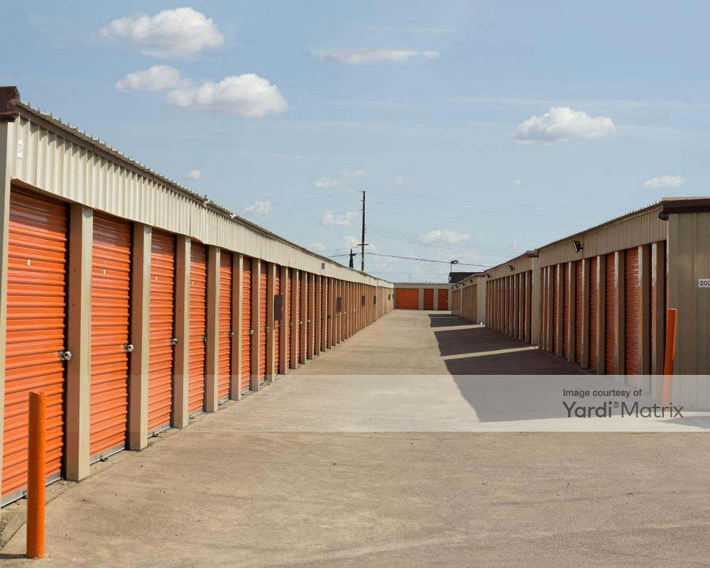 Tiger Self Storage - 2718 Q Street, North Highlands – RentCafe